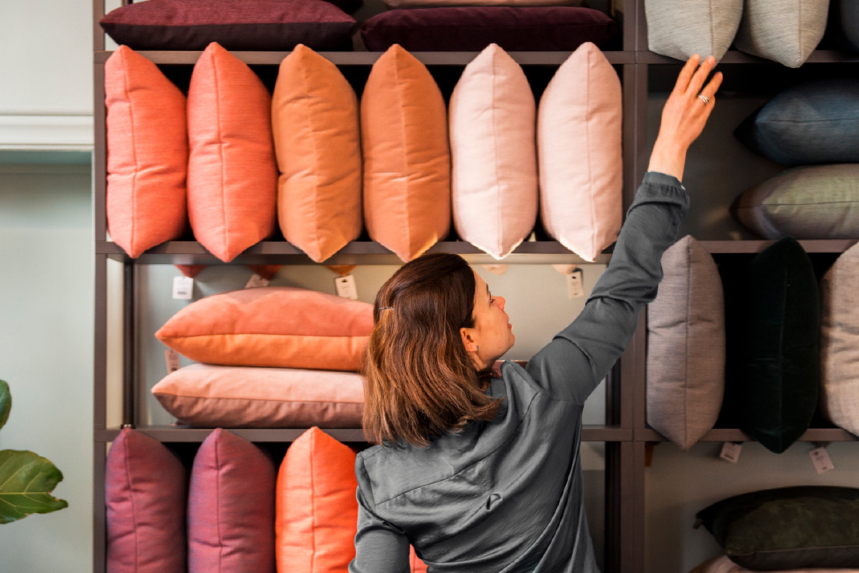 Trade, Consulting & Curatie van designmeubelen, -accessoires en ...